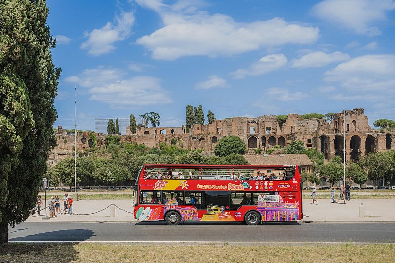 Rome: Hop-on Hop-off Bus & Vatican Museums Ticket