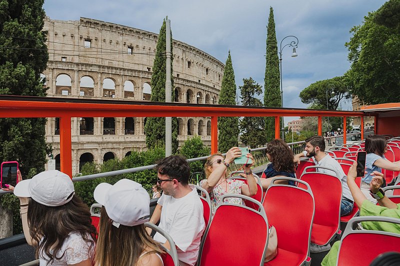 Rome: Hop-on Hop-off Bus & Vatican Museums Ticket